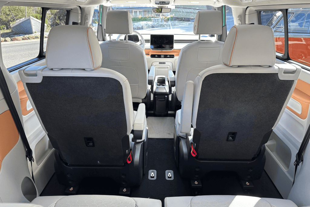 2025 Volkswagen ID.4 Interior Features | Lokey Volkswagen