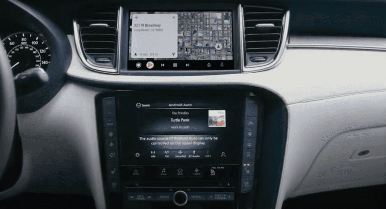 How Apple CarPlay & Android Auto Keep You Connected in Your INFINITI
